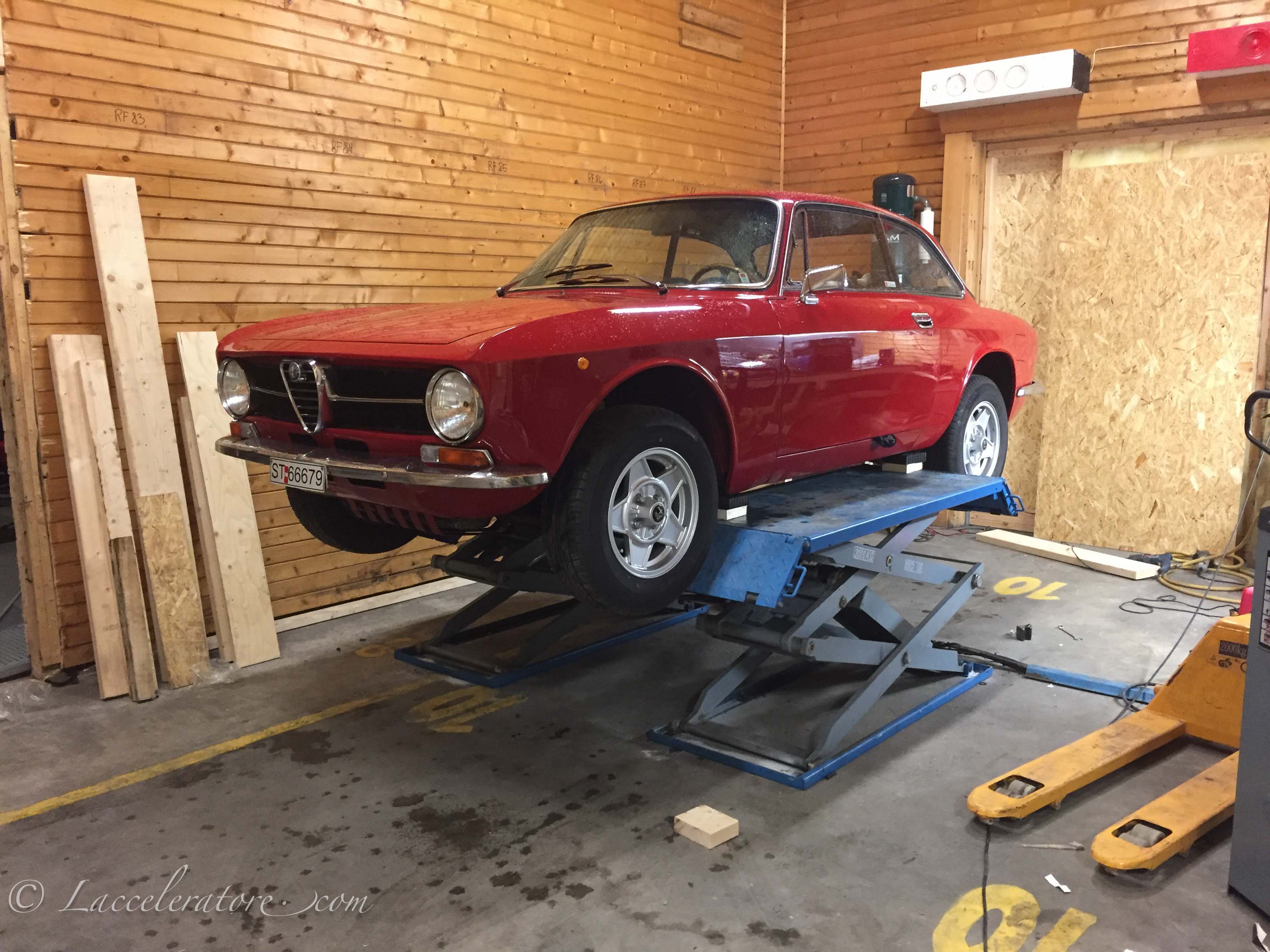 Engine Bay restoration – L`acceleratore